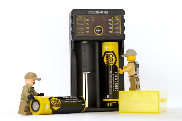 Authentic CoilGear Charger Baterai 18650 2 Slot with USB Output - COILGEAR